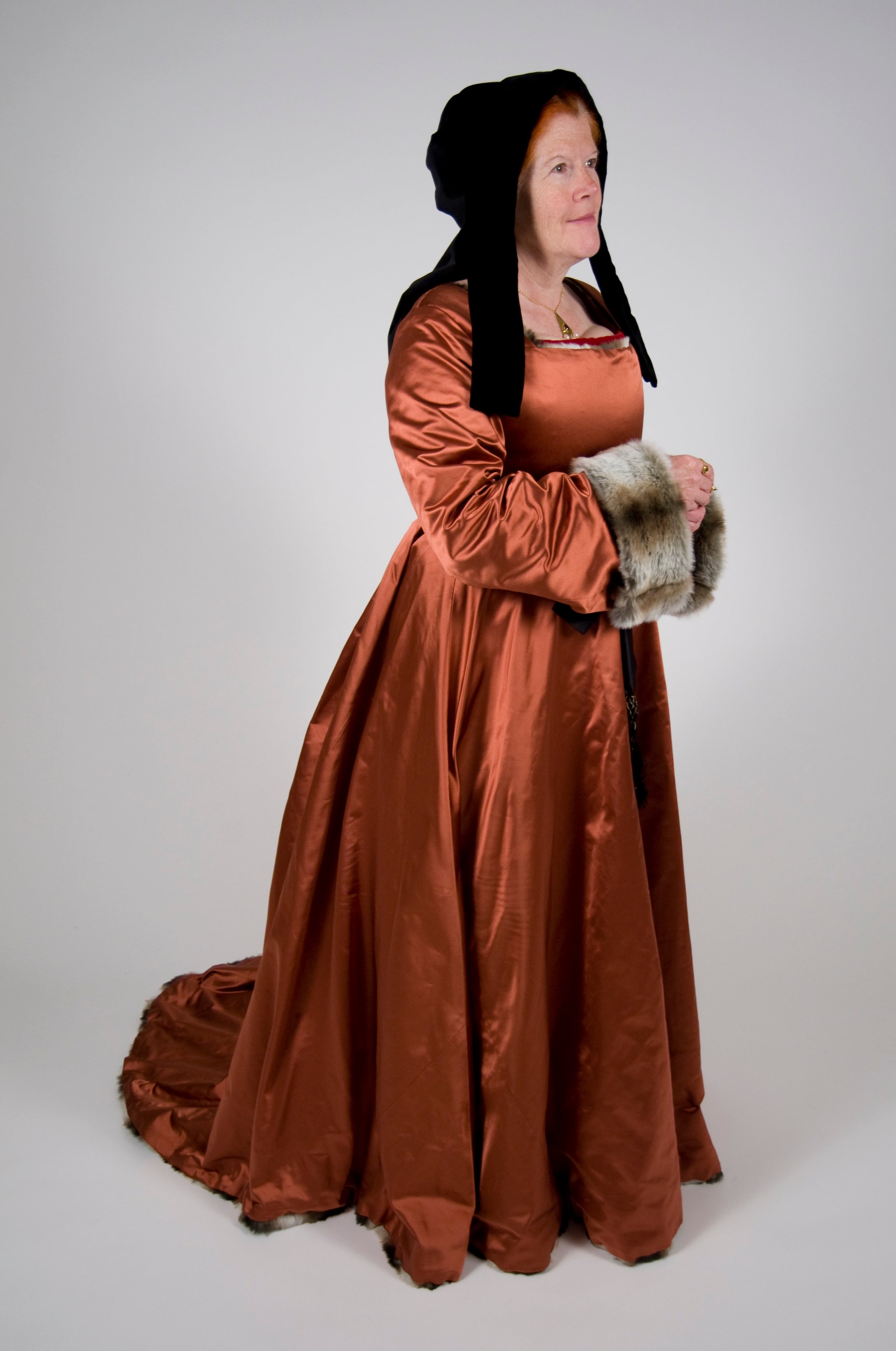 Pattern for early Tudor lady's gowns – The Tudor Tailor