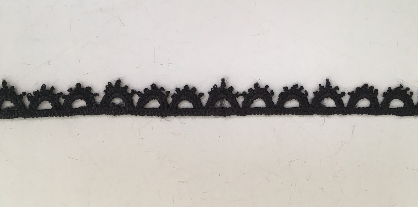Tudor style edging scallop lace for Renaissance or Elizabethan reenact ...