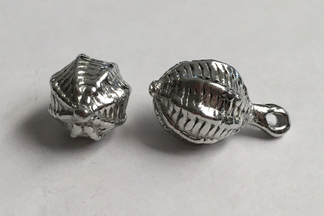 Buttons & fastenings – The Tudor Tailor