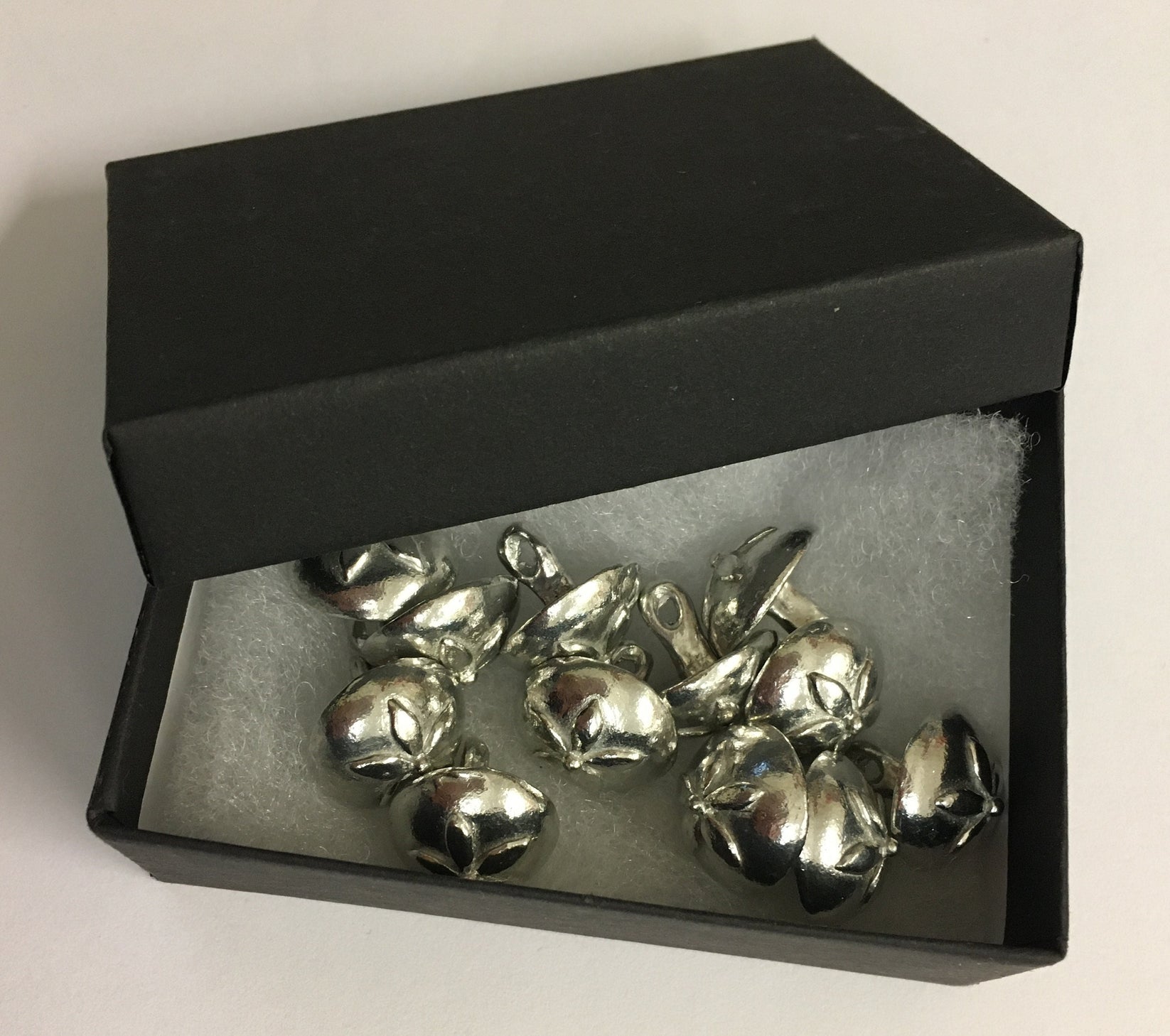 Set of 12 replica Tudor style pewter flower dome buttons for Renaissan ...